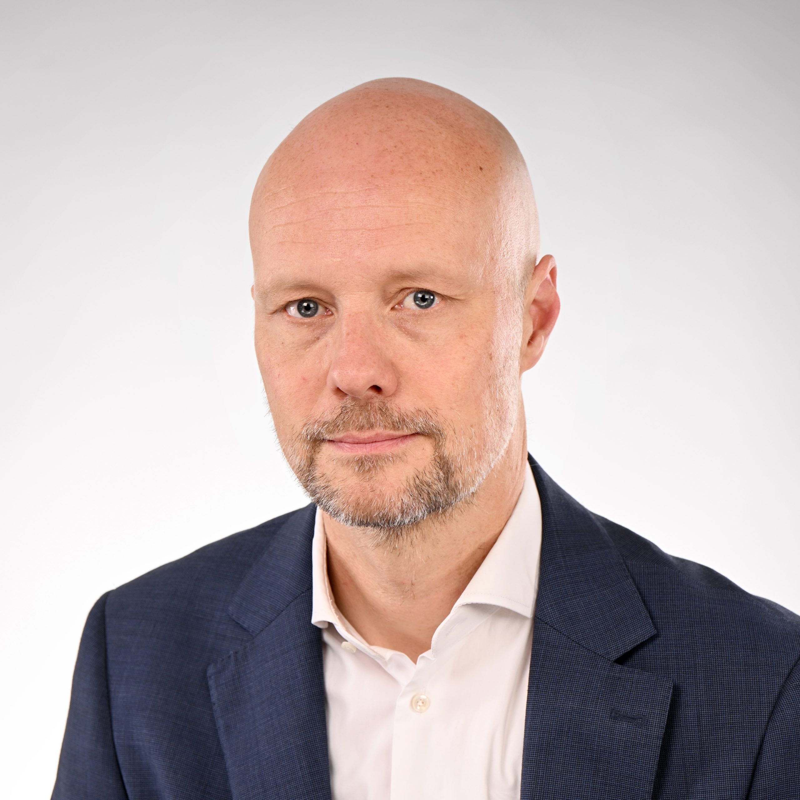 MR. JELLE (N.J.) DAMSTRA - Daniels Huisman